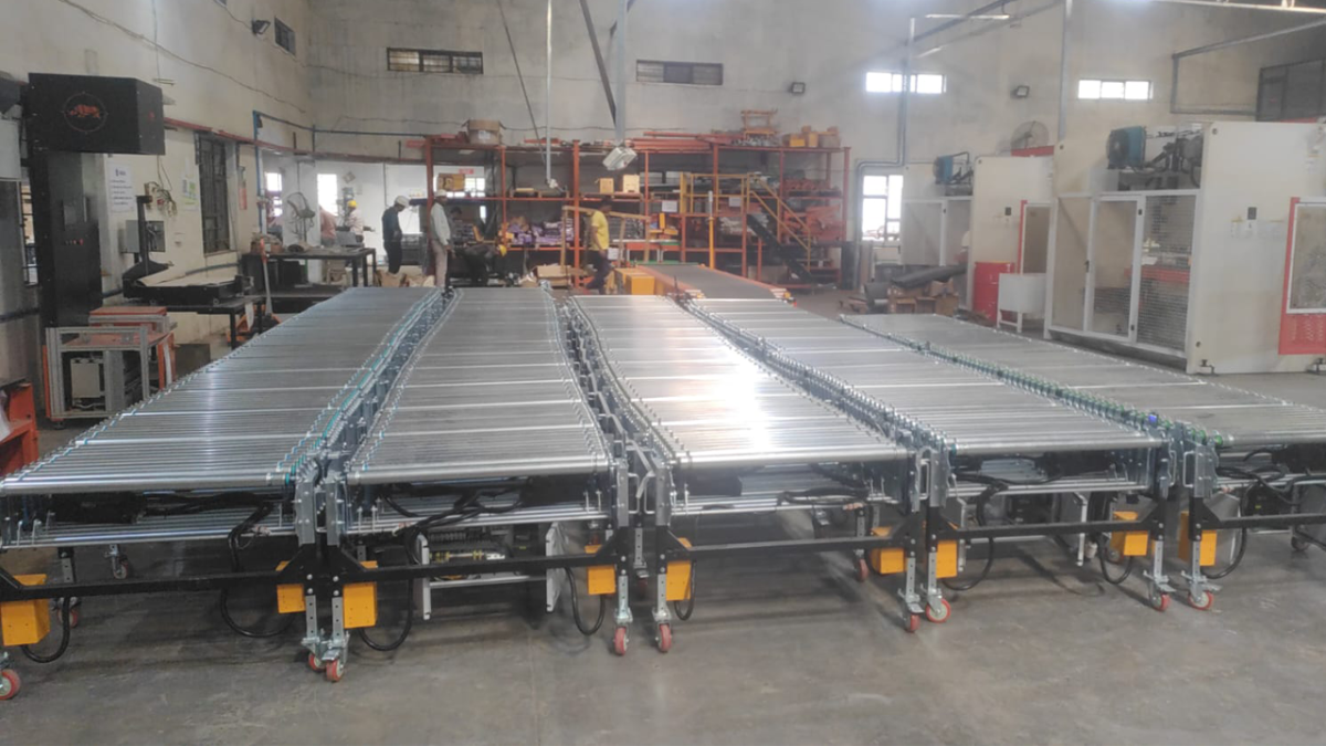 Enhancing Dock Efficiency with Flexible Conveyors – Intralogistics Material & Data Flow